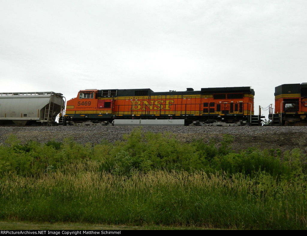 BNSF 5469